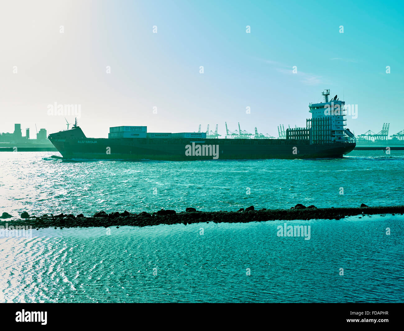 Ship in rotterdam hi-res stock photography and images - Alamy