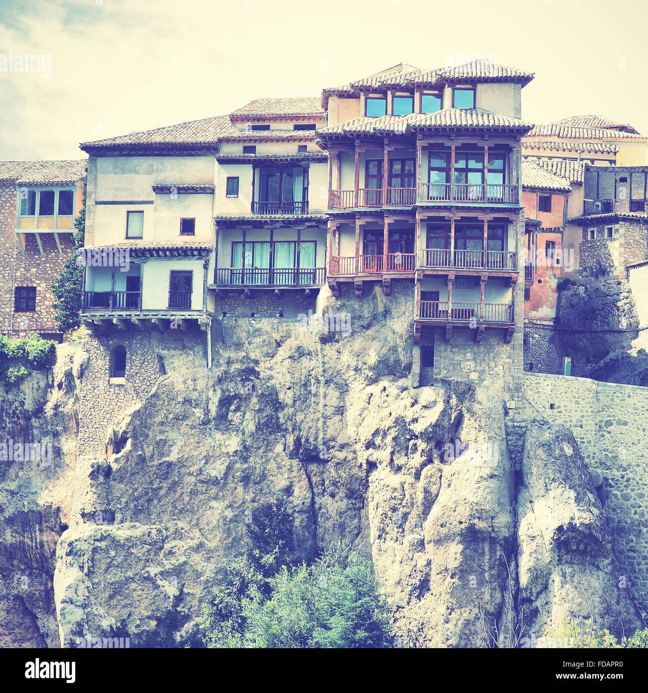 Casas colgadas hi-res stock photography and images - Alamy