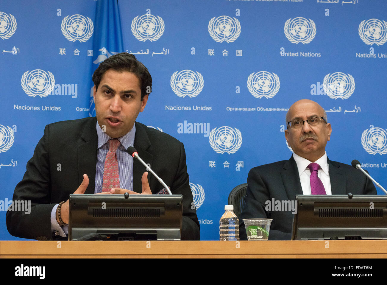 Un sustainable development goals youth hi-res stock photography and ...