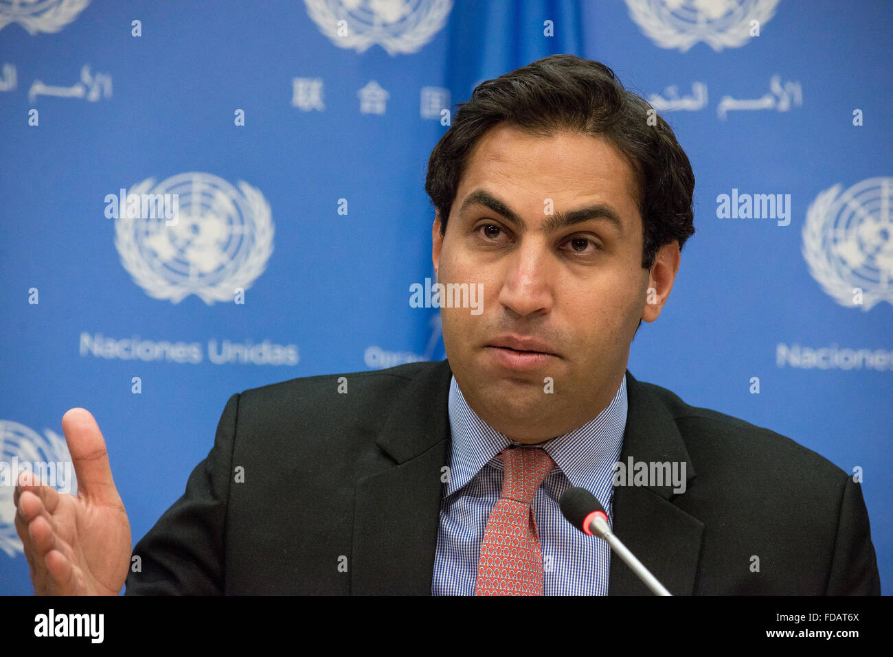 Un sustainable development goals youth hi-res stock photography and ...