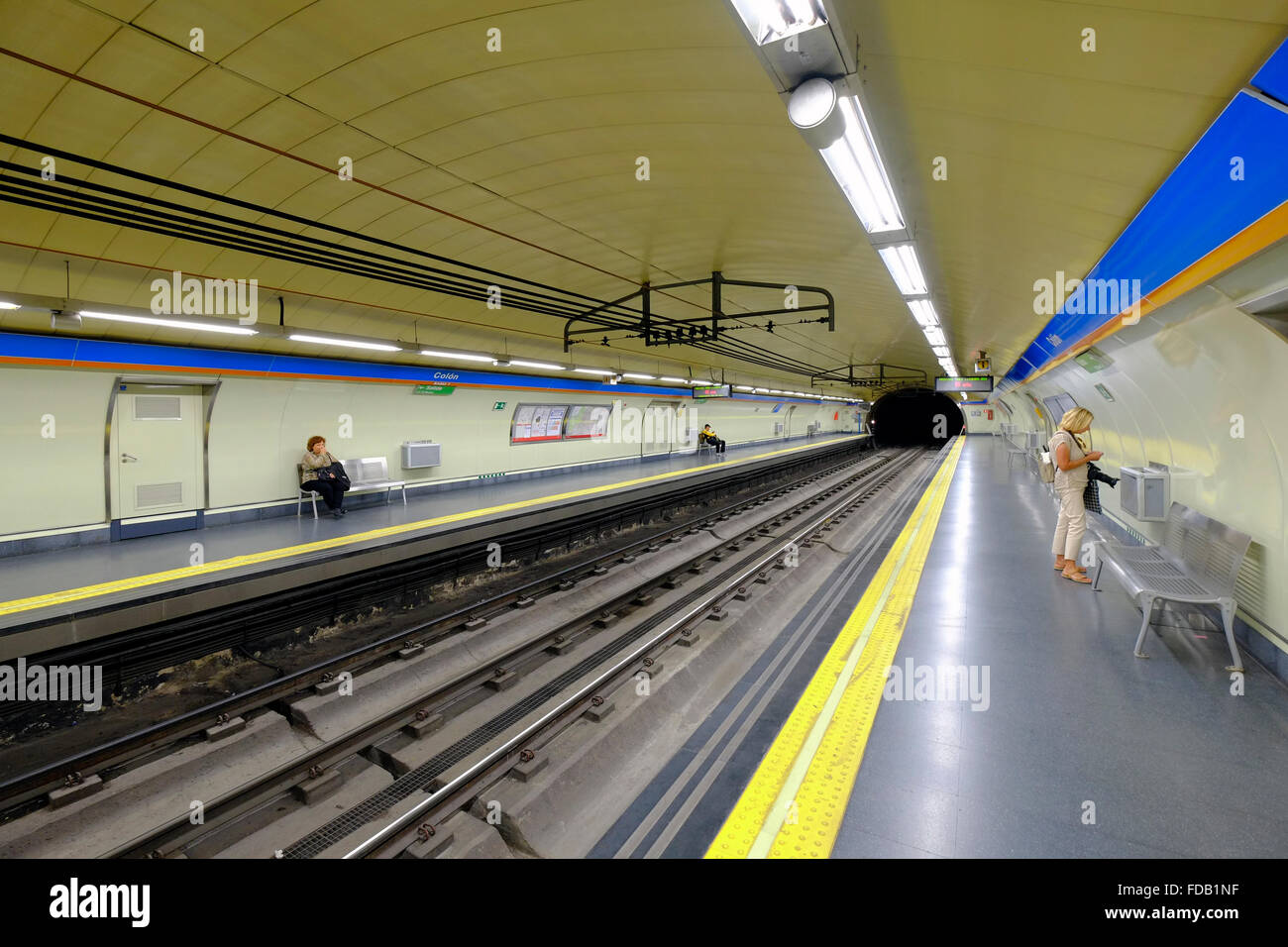 Madrid metro map hi-res stock photography and images - Alamy