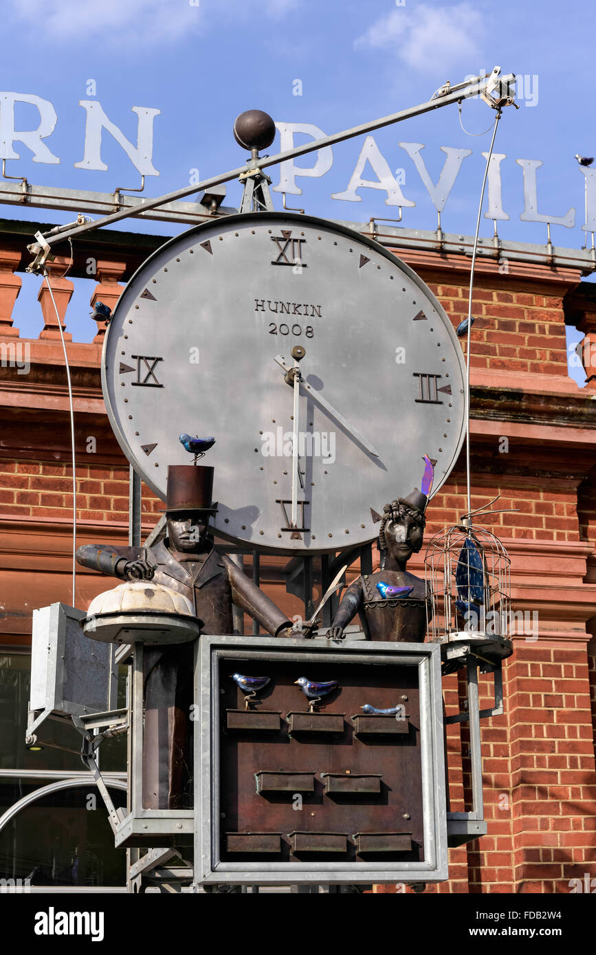 London Zoo Clock Stock Photo - Alamy