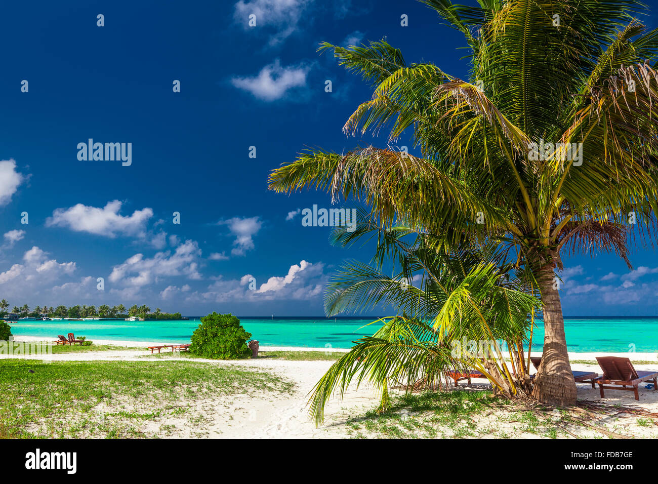 Laid back tropical sea hi-res stock photography and images - Alamy