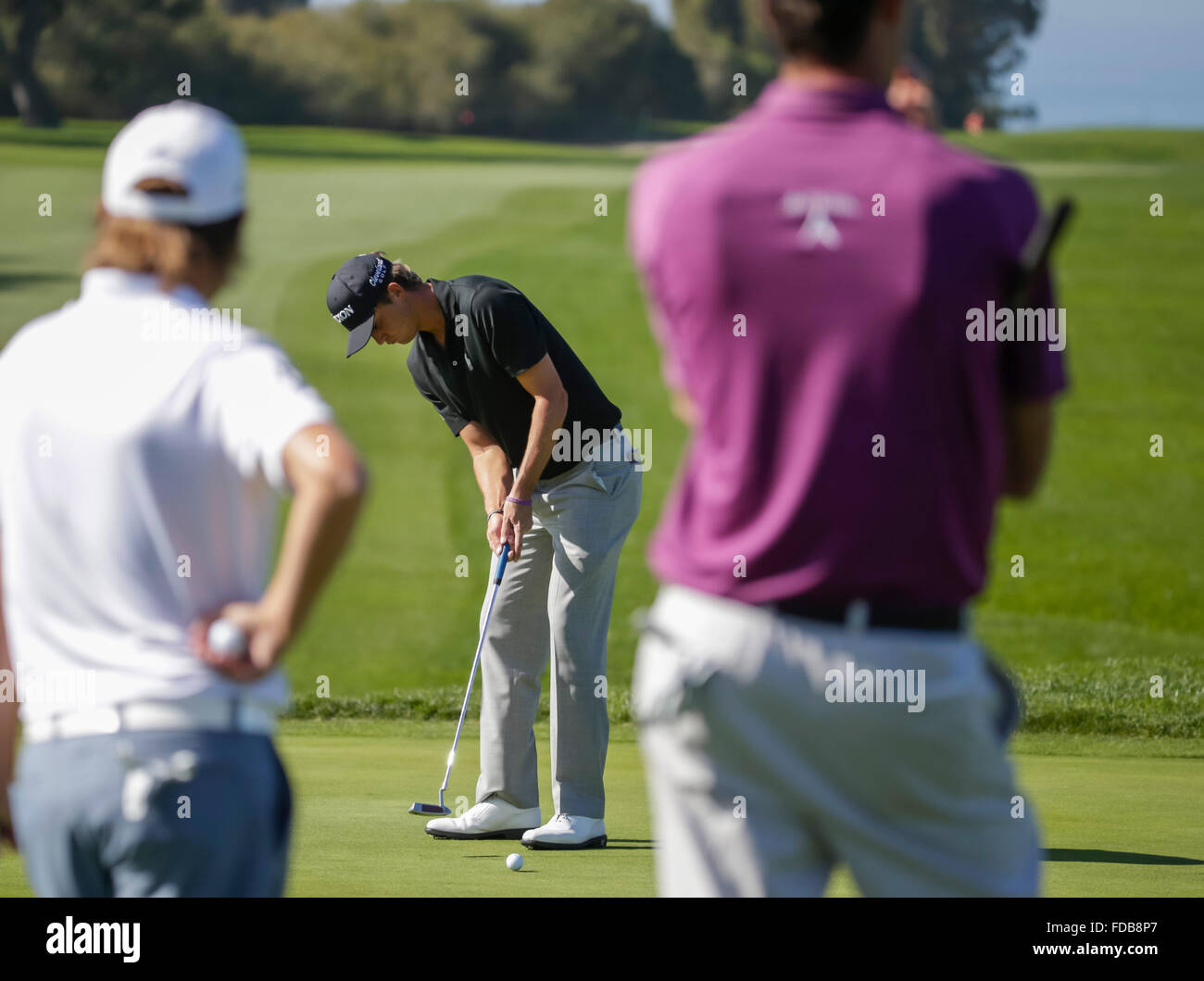 San Diego, California, USA. 29th Jan, 2016. Smylie Kaufman sinks a long ...