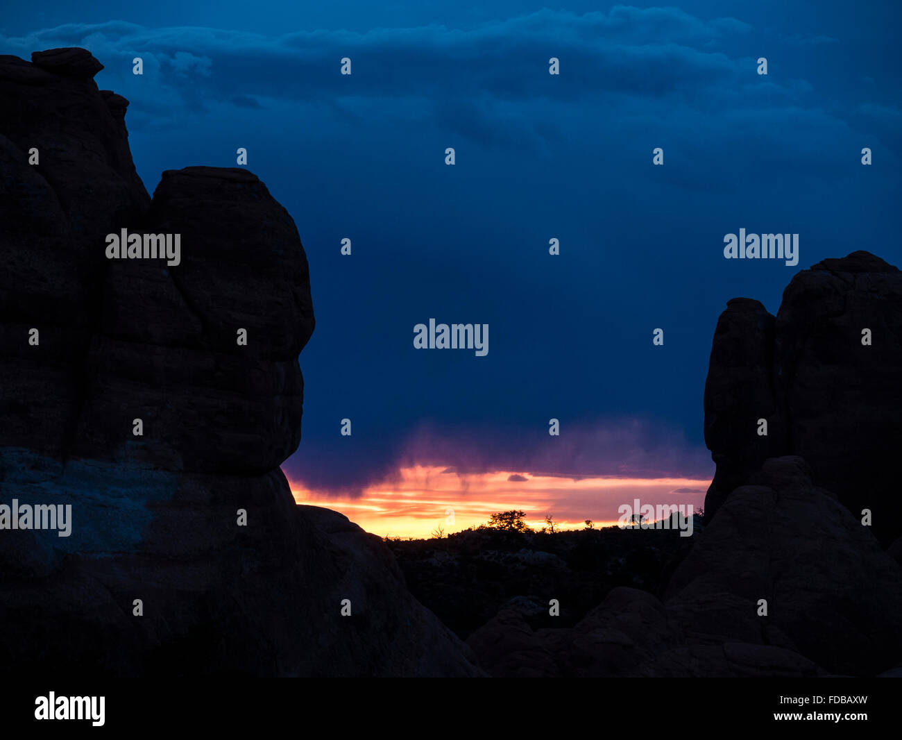 Sunset, Devil's Garden Campground, Arches National Park, Moab, Utah ...