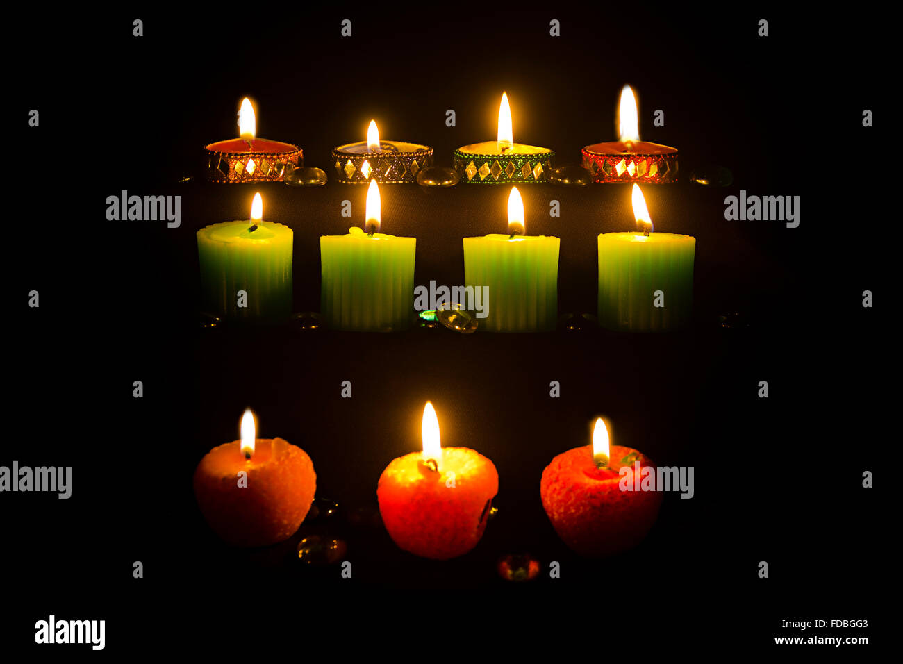 Hinduism candles hi-res stock photography and images - Alamy
