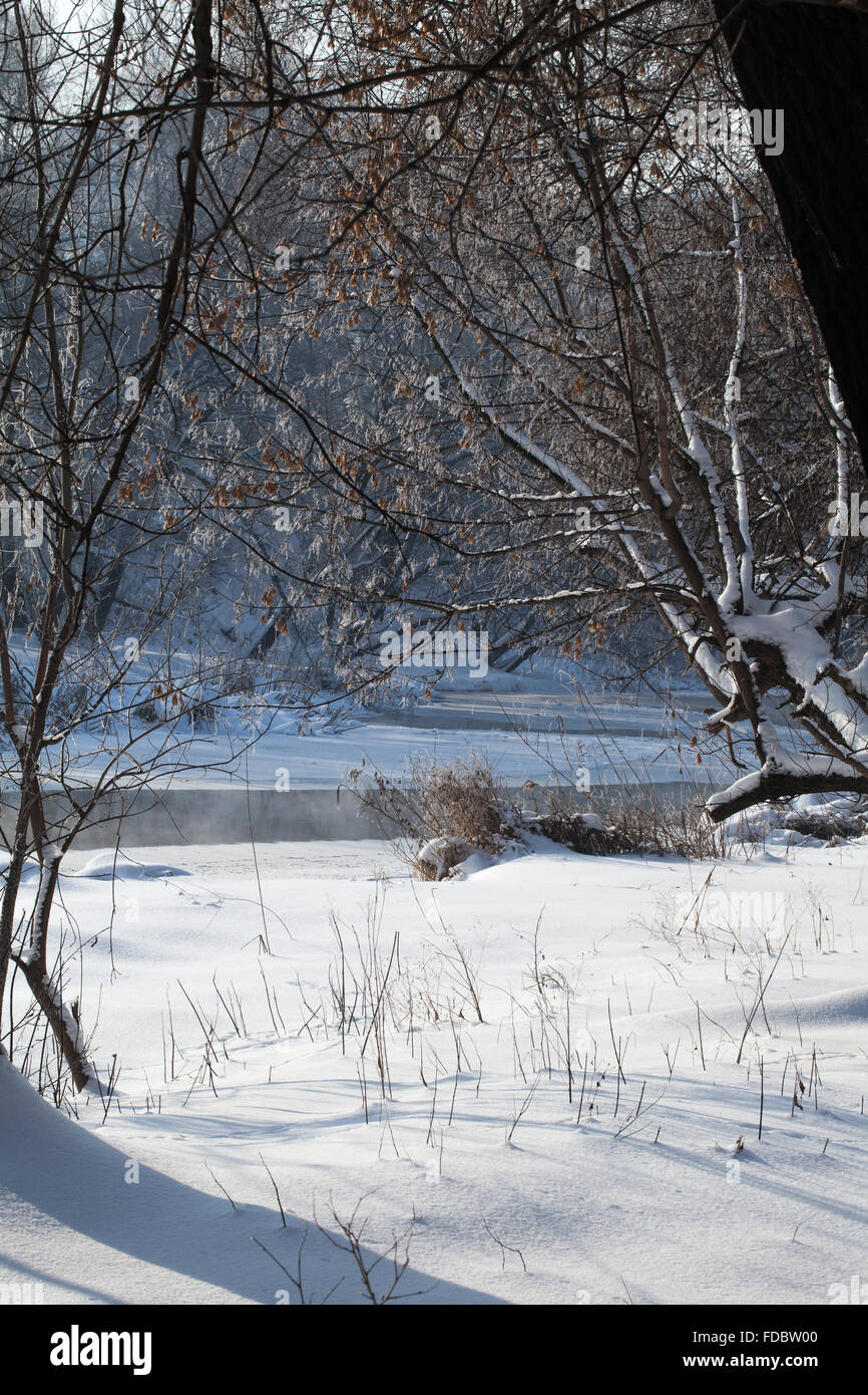 Landscape frozen river hi-res stock photography and images - Alamy