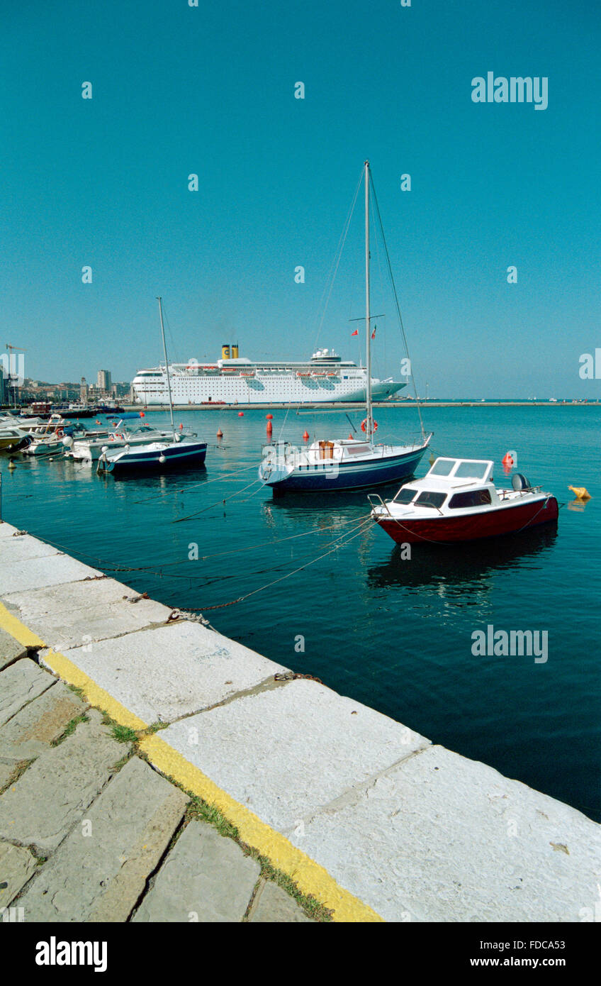 Trieste cruise harbour hi-res stock photography and images - Alamy
