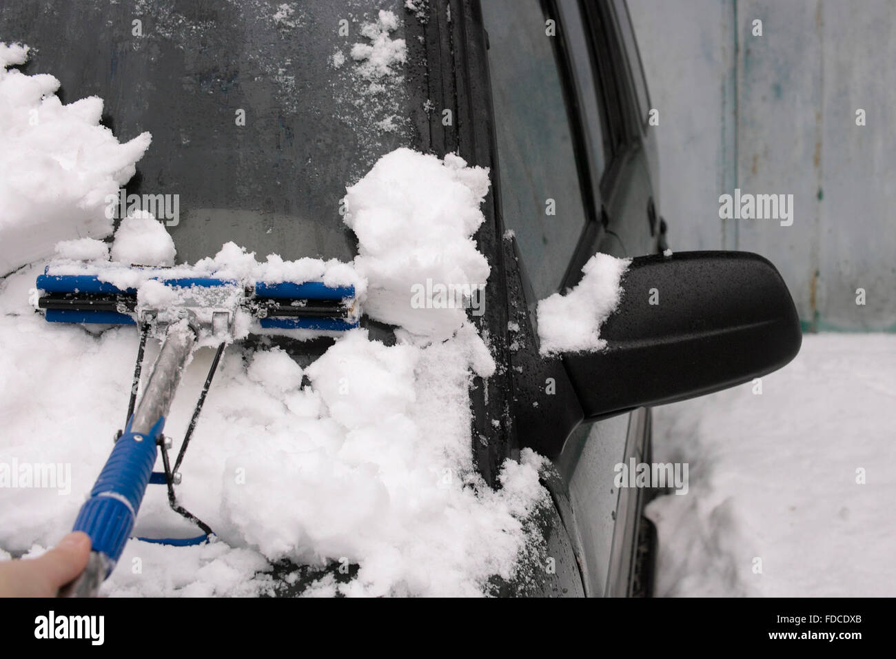 Car Under Snow Stock Photo - Alamy