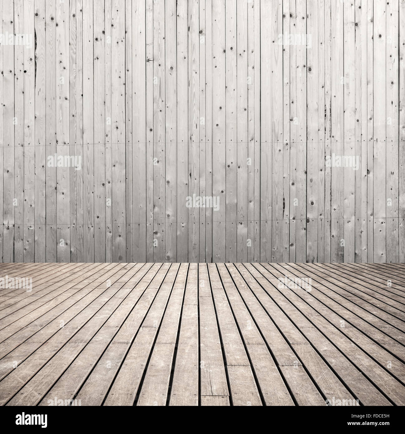 Empty square room hi-res stock photography and images - Alamy