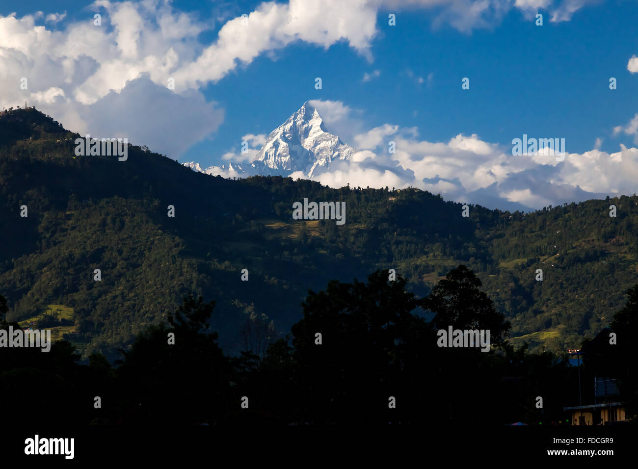 Mt machapuchare hi-res stock photography and images - Alamy
