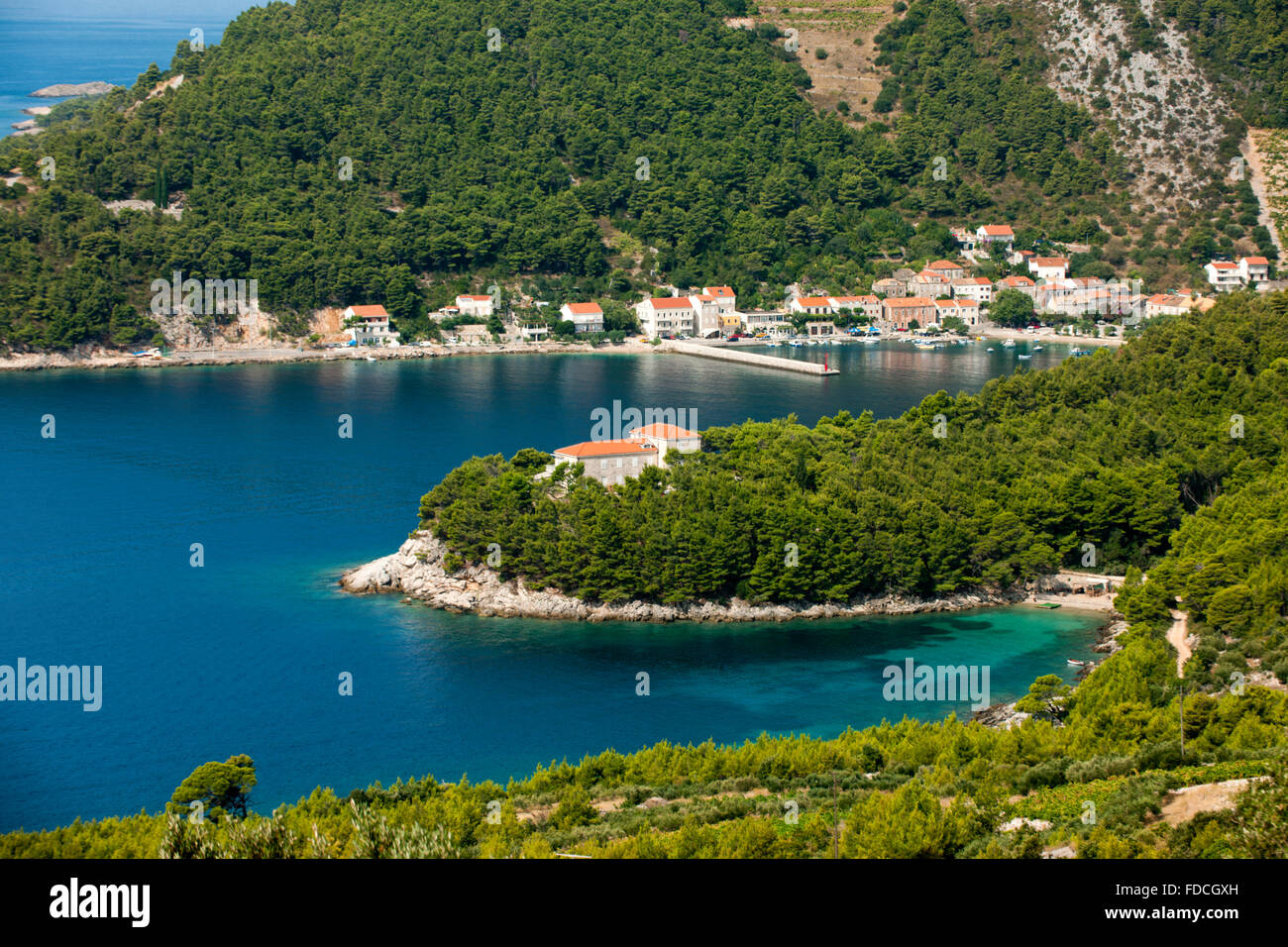 Kroatien, Dalmatien, Halbinsel Peljesac, Trstenik und Küstenlandschaft ...
