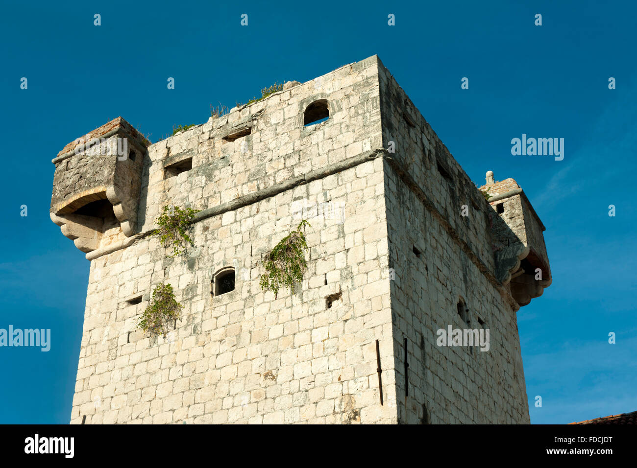 Kroatien, Dalmatien, Vis, Perasti Turm Stock Photo - Alamy