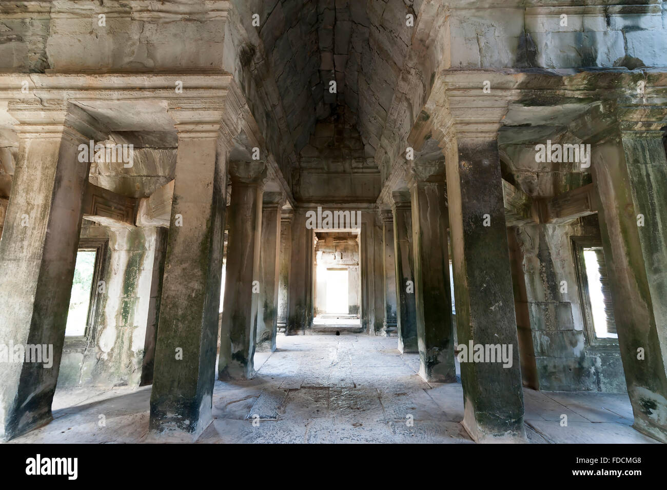 Interior of the angkor wat temple hi-res stock photography and images ...