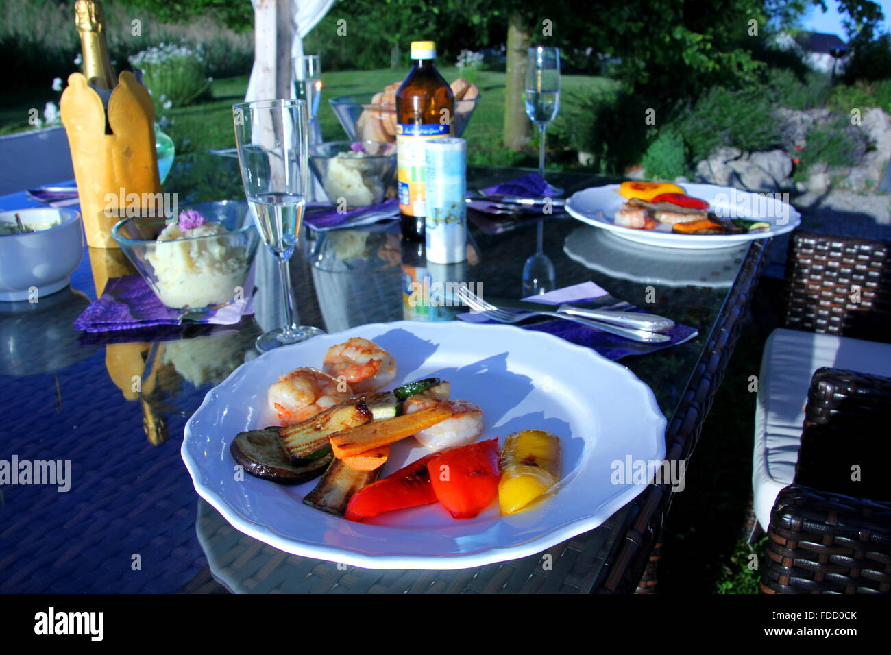 Summer bbq hi-res stock photography and images - Alamy