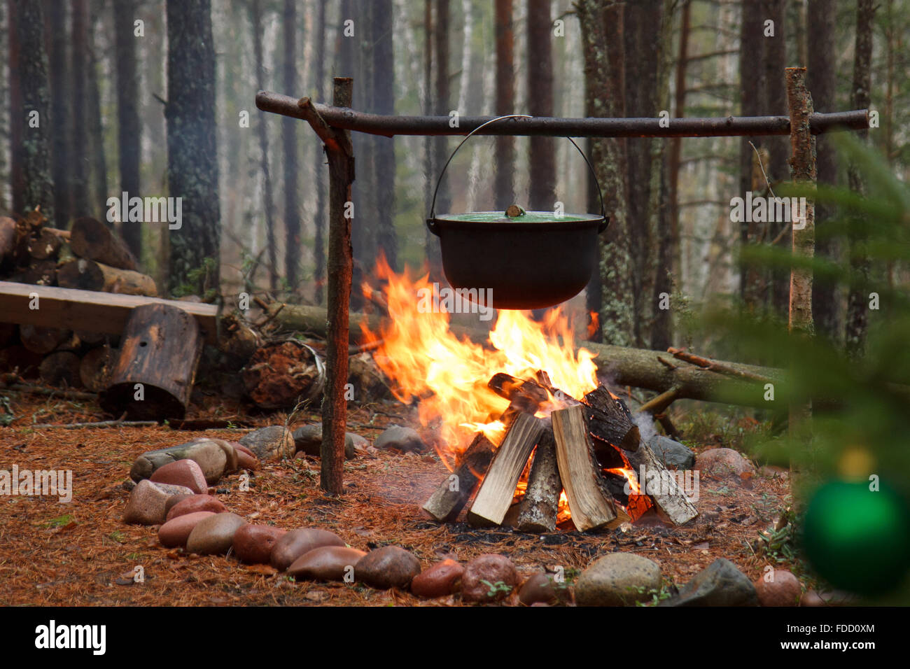 Kettle boiling fireplace hi-res stock photography and images - Alamy