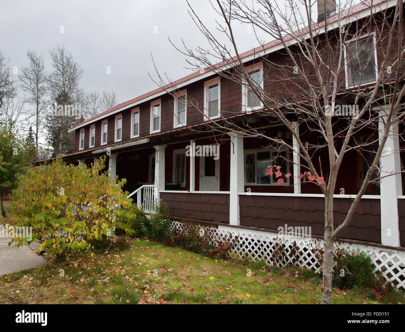 Small motel in the Adirondack Mountains Stock Photo - Alamy