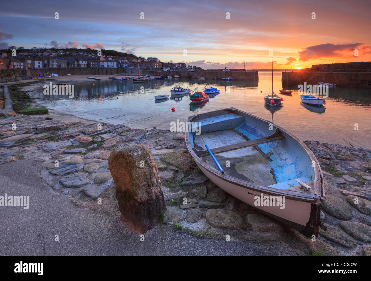 Mousehole harbour boats cornwall hi-res stock photography and images ...