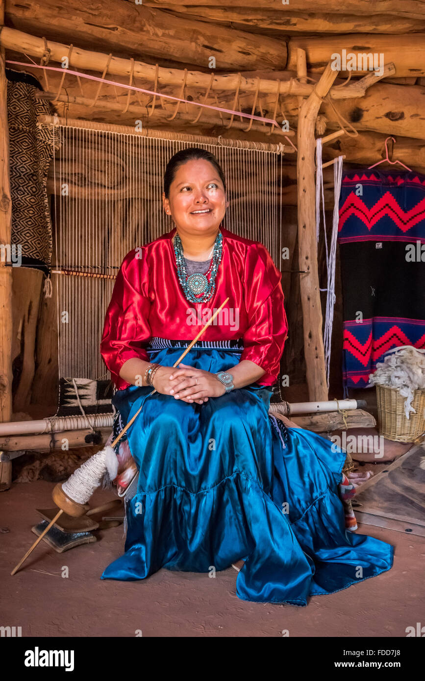 Navajo woman hi-res stock photography and images - Alamy