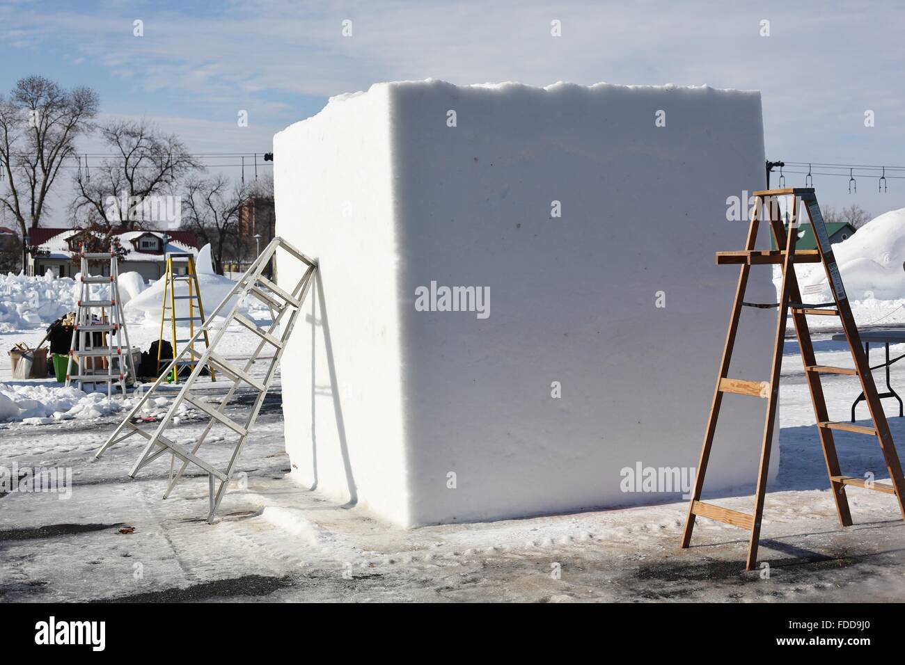 Block snow hi-res stock photography and images - Alamy