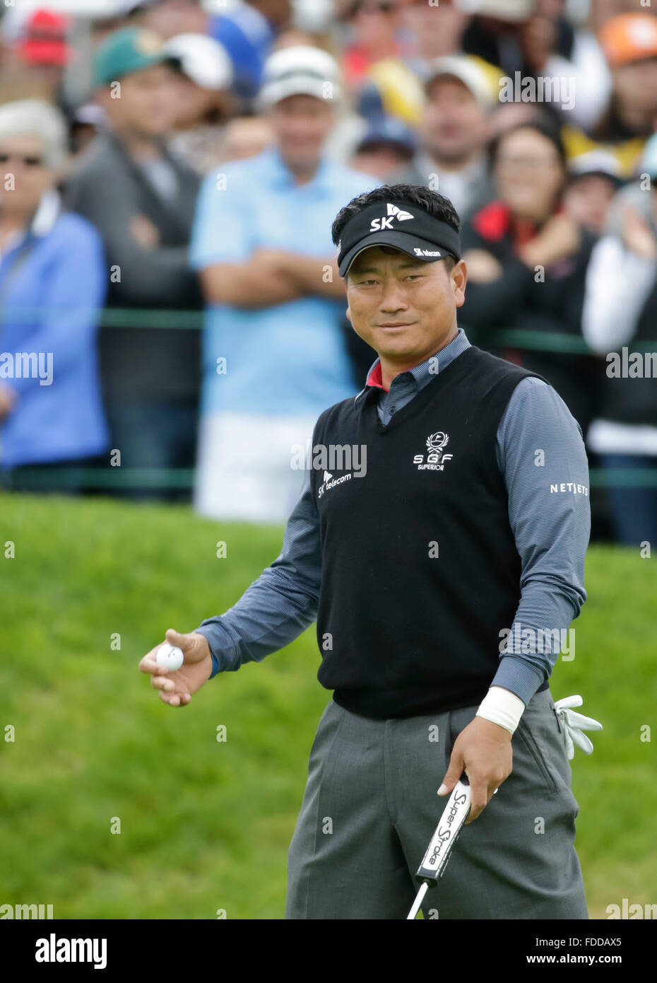 Round tied hi-res stock photography and images - Alamy