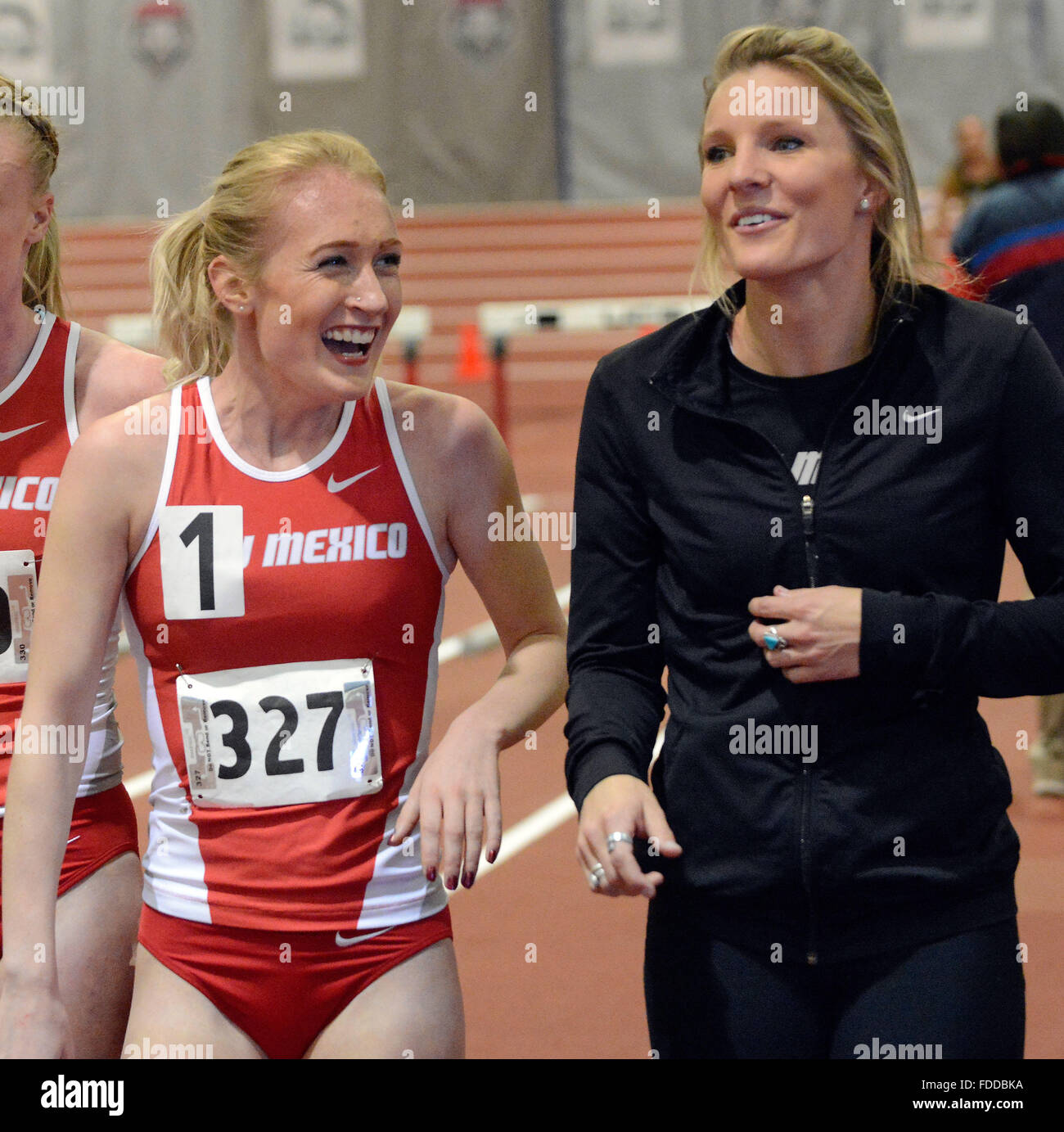 Albuquerque, NM, USA. 30th Jan, 2016. UNM's Calli Thackery talks with ...