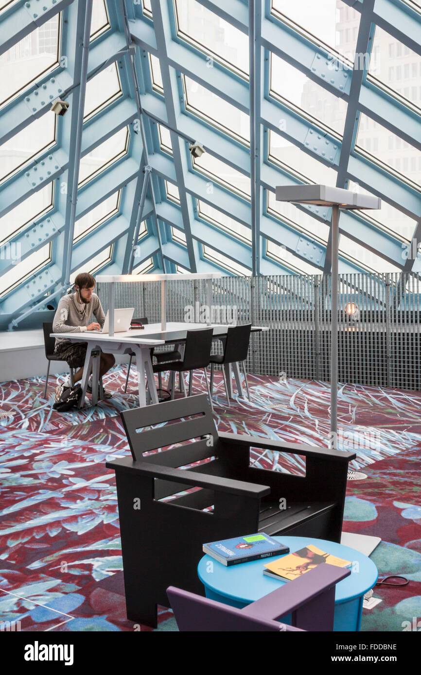 Seattle library reading hi-res stock photography and images - Alamy