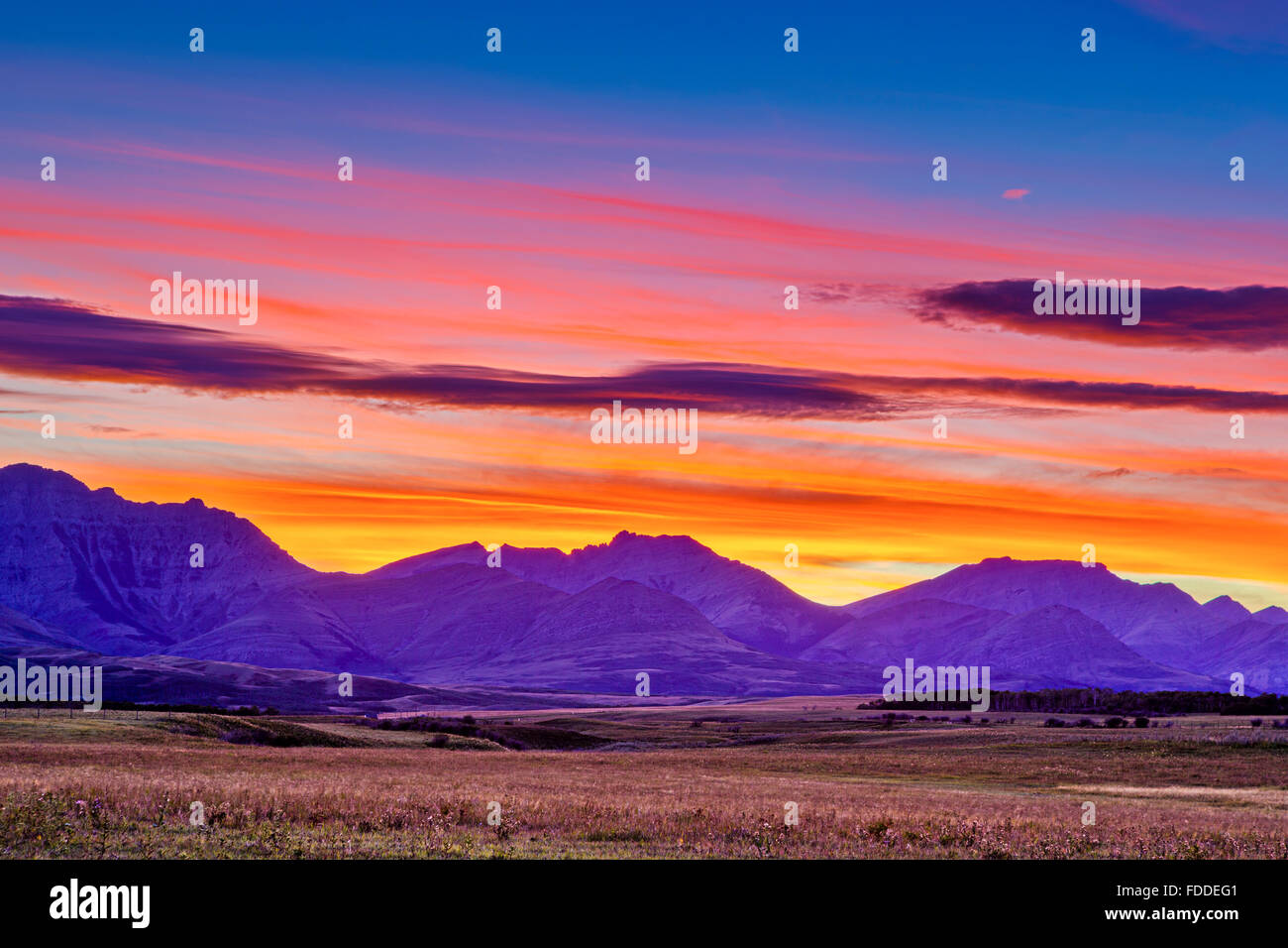 Sunset in alberta foothills country hi-res stock photography and images ...