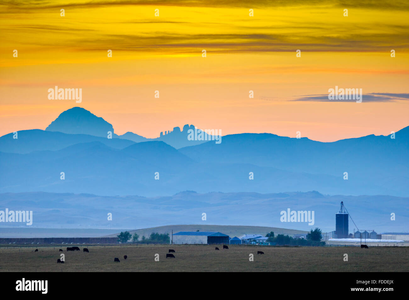 farm and sunset in Alberta Foothills country Stock Photo - Alamy