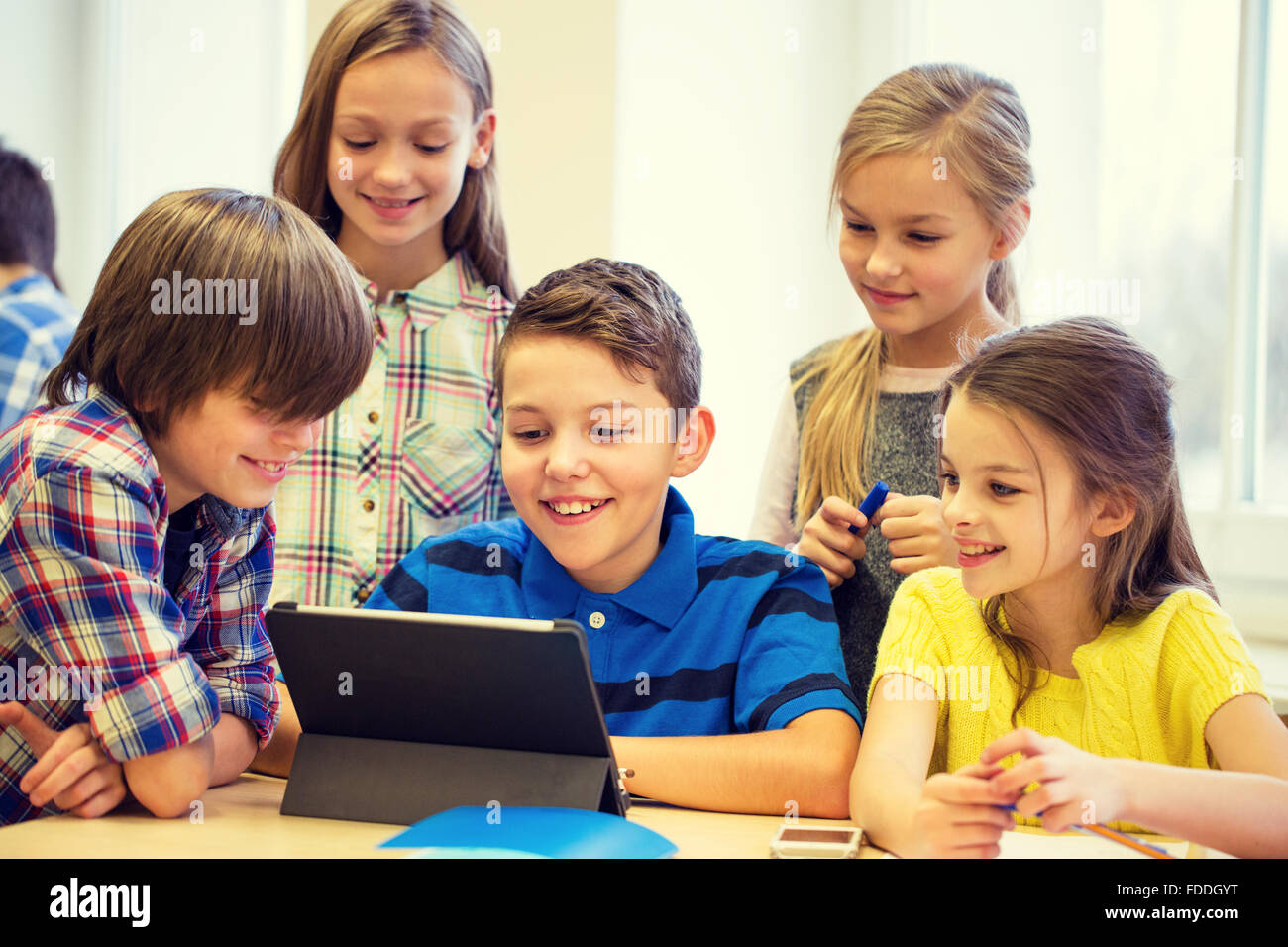 Elementary students tablet classroom hi-res stock photography and ...