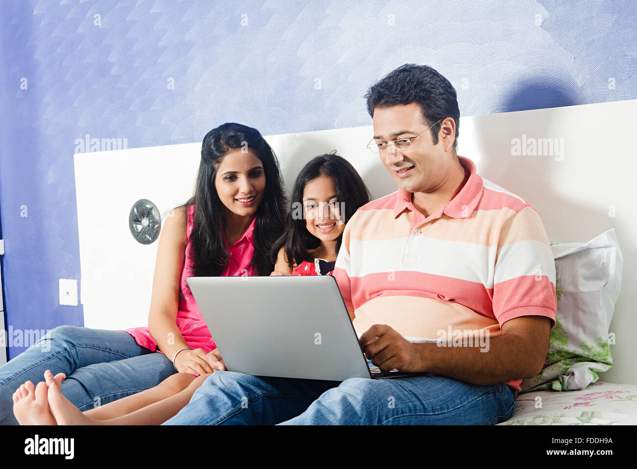 Mother and daughter chatting hi-res stock photography and images - Alamy
