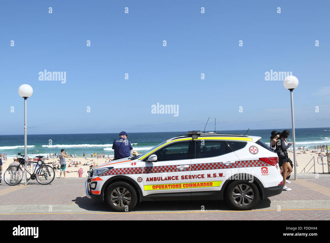 A paramedic and ambulance at Bondi Beach, Sydney Stock Photo - Alamy