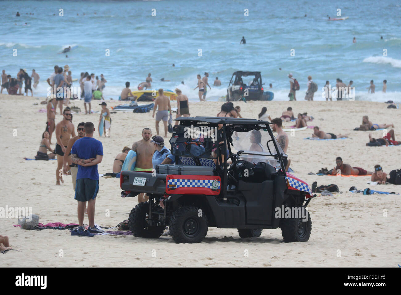 Police patrol Bondi Beach in a buggy Stock Photo - Alamy