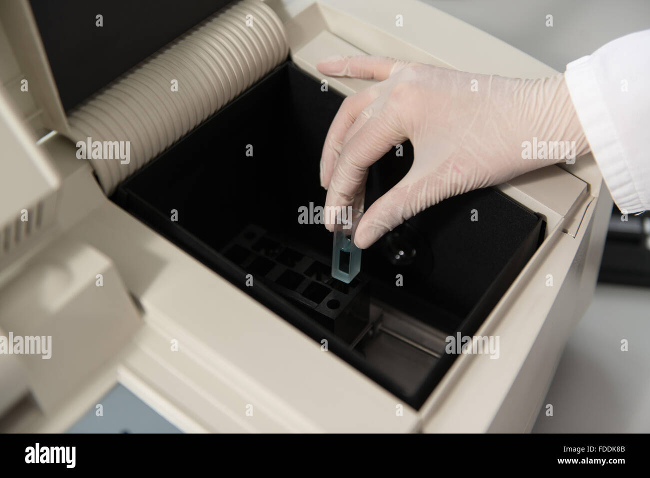 Microbiology labolatory hi-res stock photography and images - Alamy