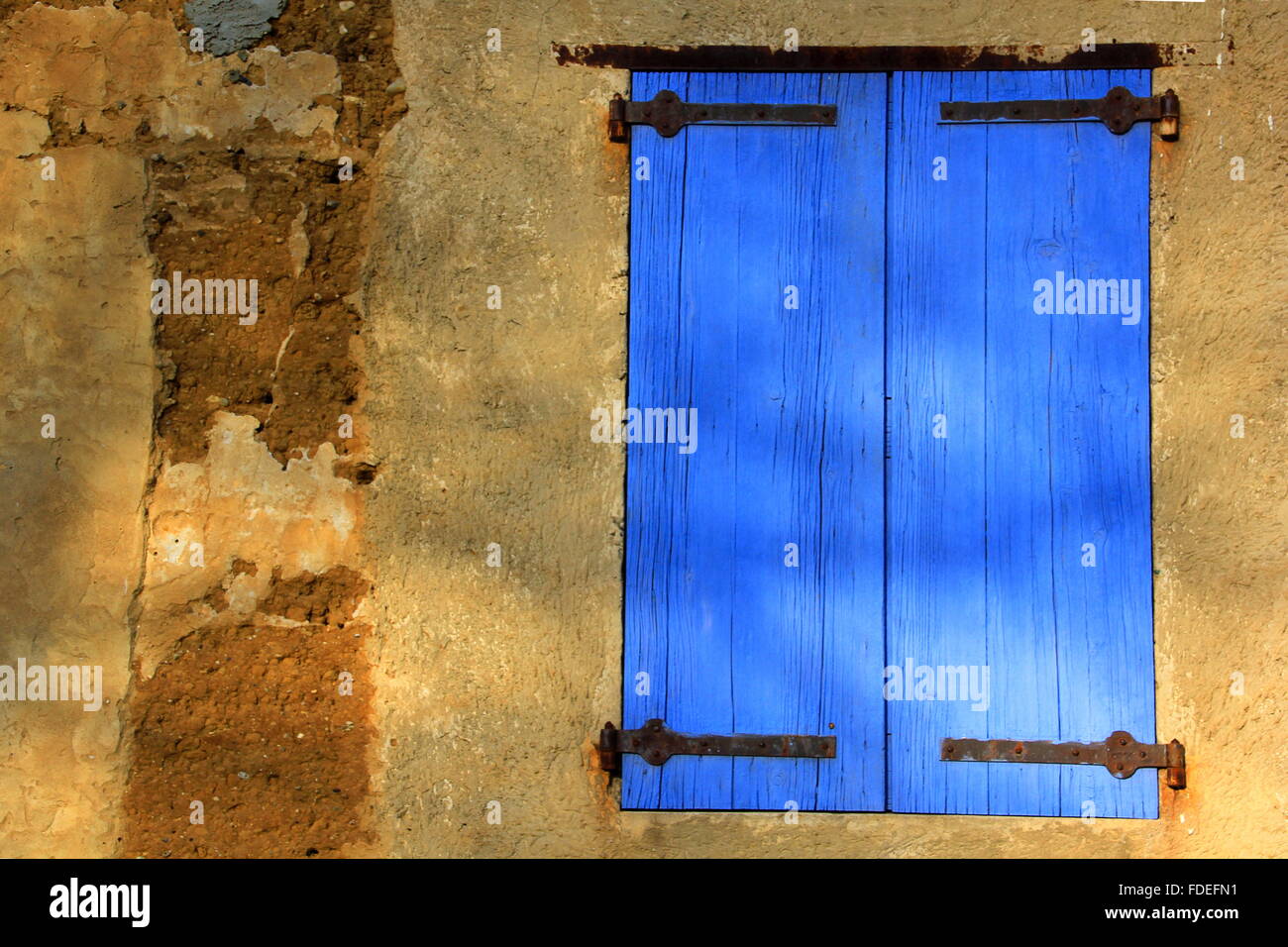 Blue traditional shutters hi-res stock photography and images - Alamy