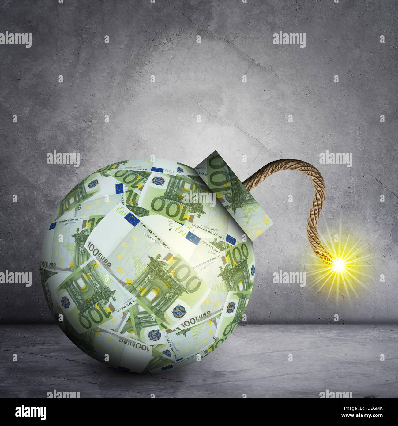 Bomb with ignited fuse Stock Photo - Alamy