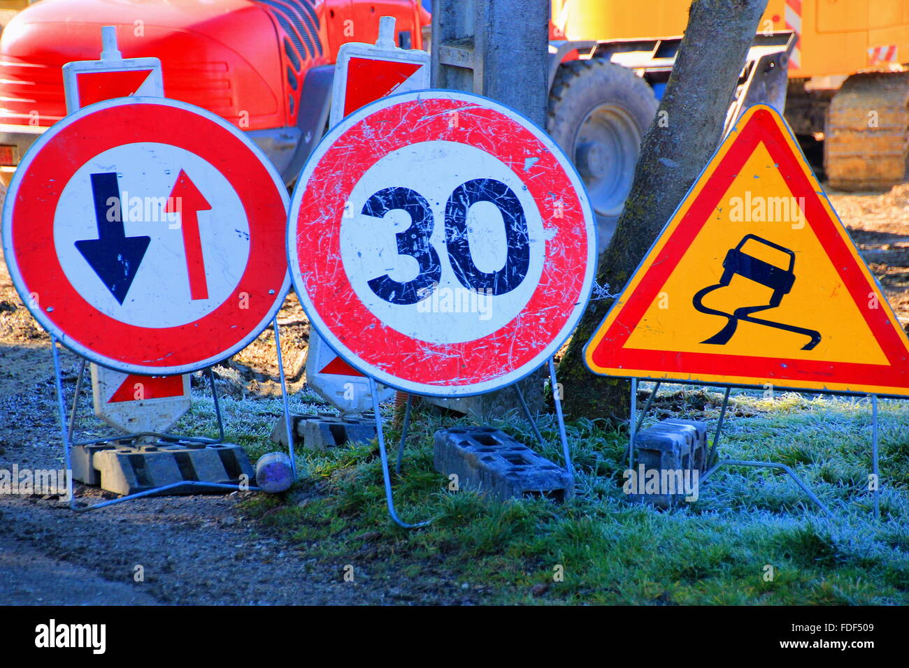 Construction site traffic signs hi-res stock photography and images - Alamy