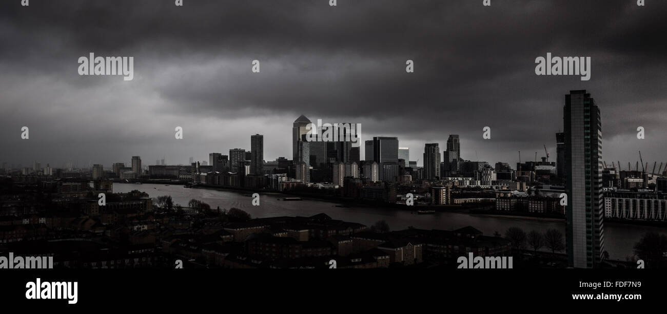 Dark skies london hi-res stock photography and images - Alamy