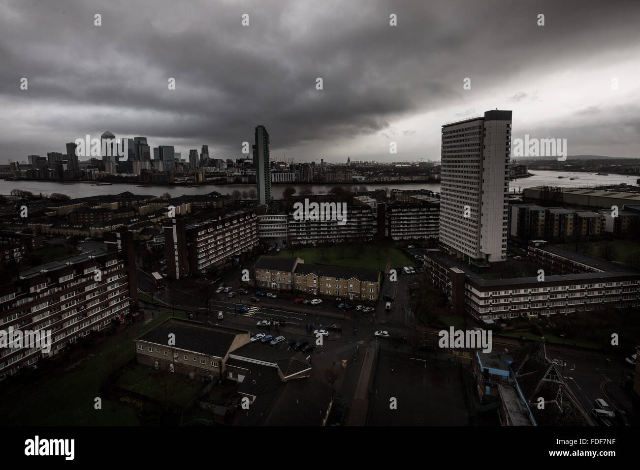 Dark skies london hi-res stock photography and images - Alamy
