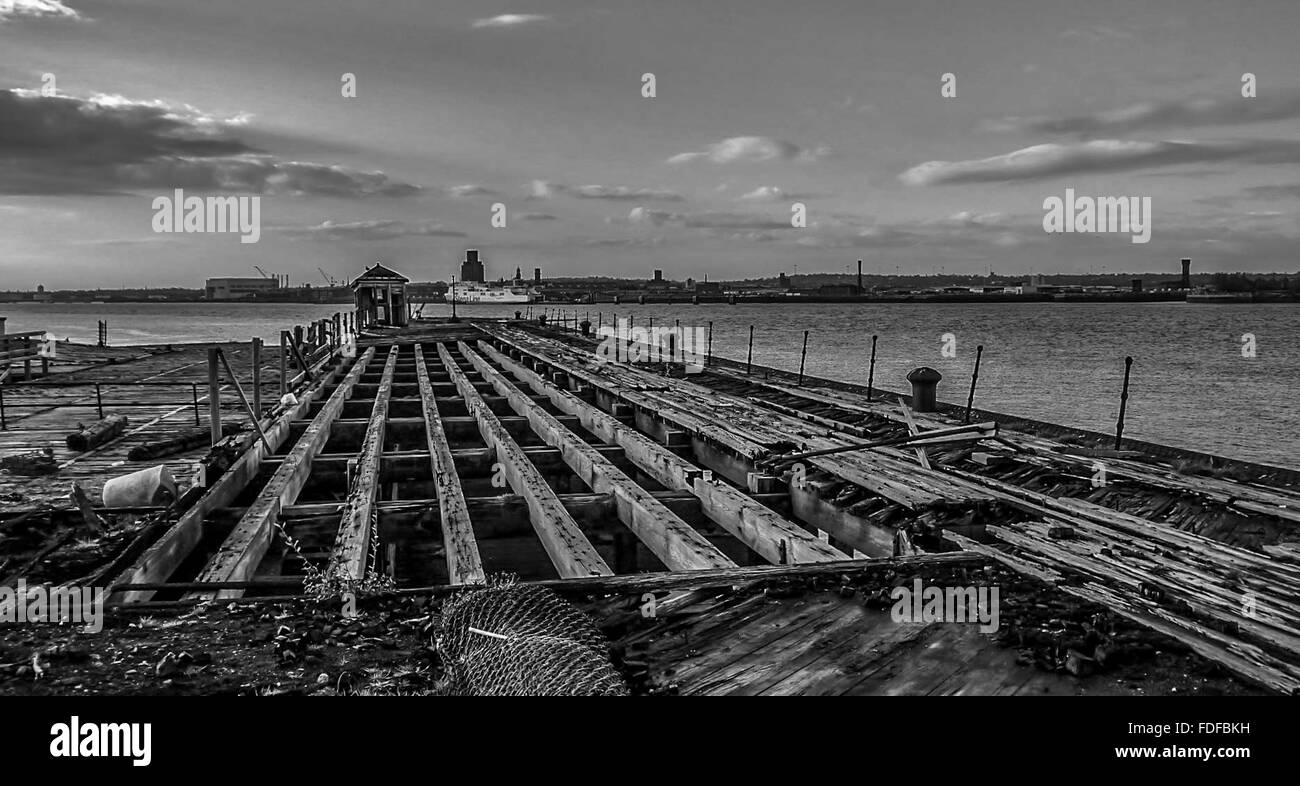 Liverpool Old Docks, Jetty Stock Photo - Alamy