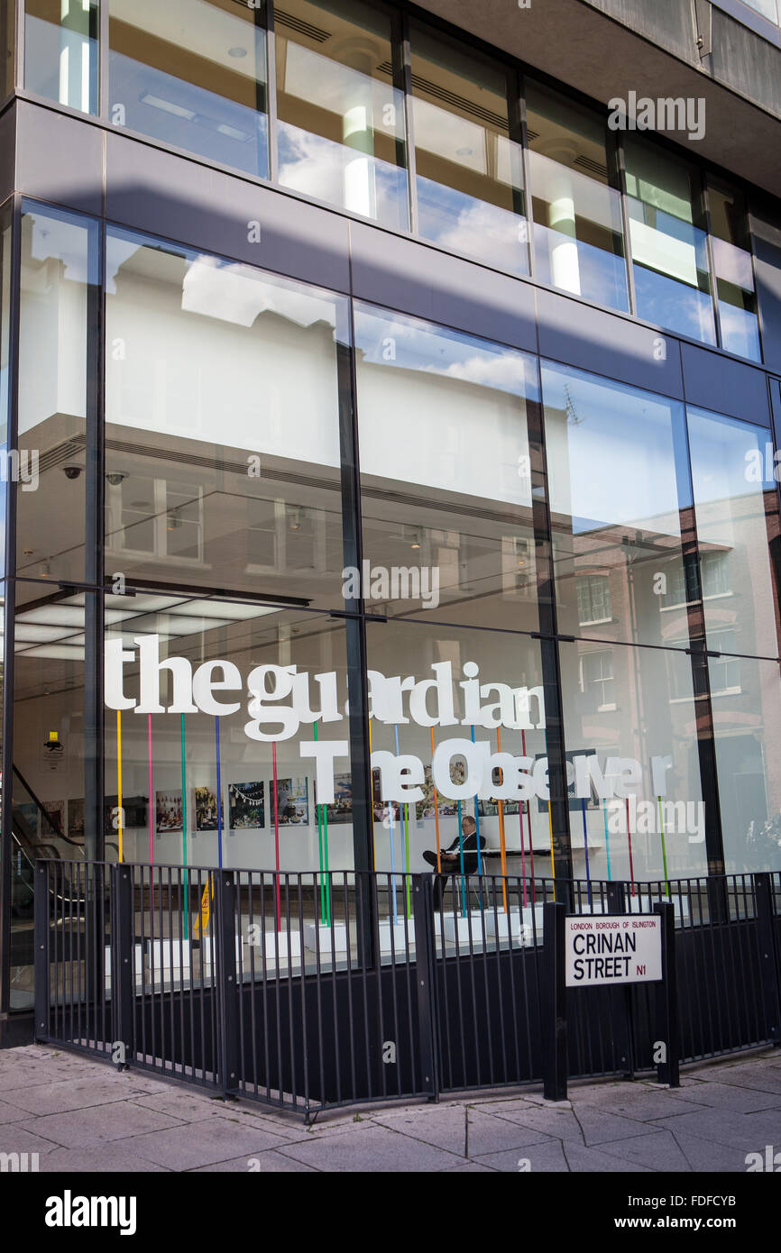 The observer newspaper hi-res stock photography and images - Alamy