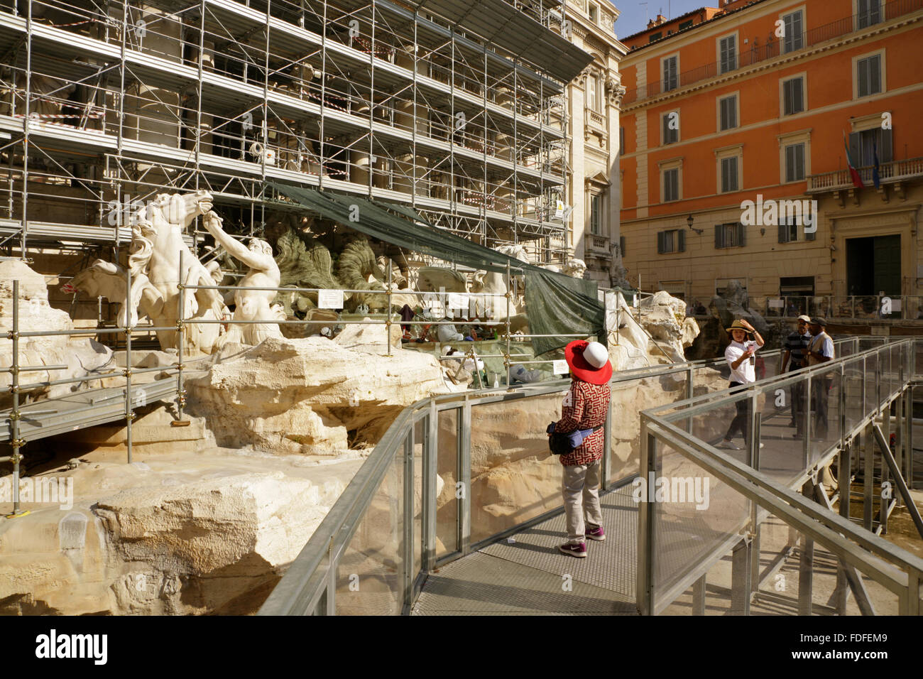 Scaffolding on landmark italian building hi-res stock photography and ...