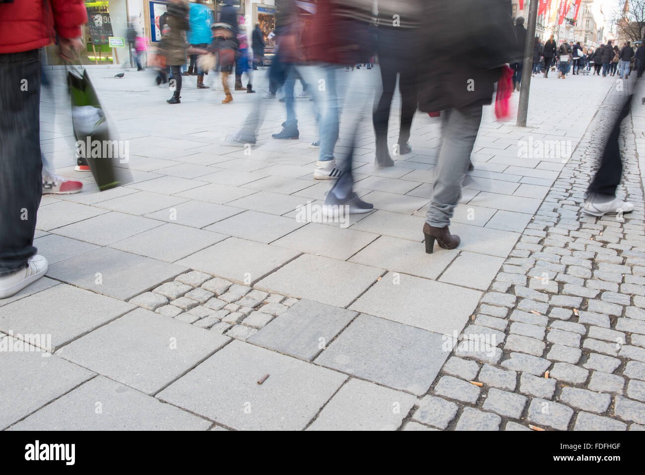 Blurred moving people hi-res stock photography and images - Alamy