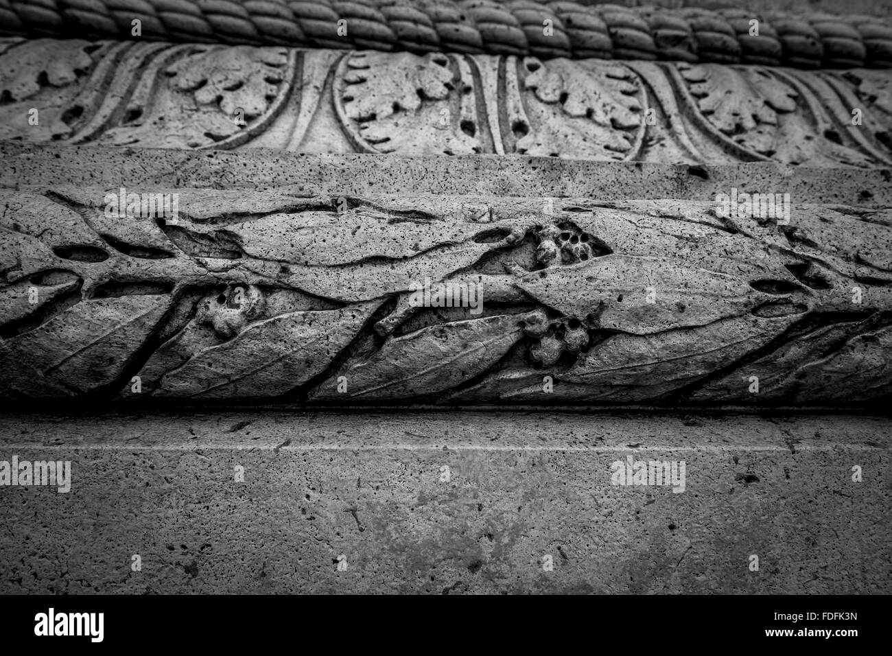 A small detail shot of a pattern on the Arc De Triomphe Stock Photo - Alamy