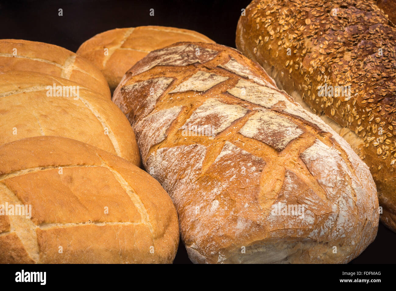 Baked loaf bread in bakery hi-res stock photography and images - Alamy