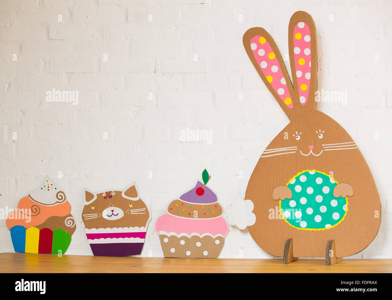 Decoration for Easter. Rabbit of cardboard Stock Photo - Alamy