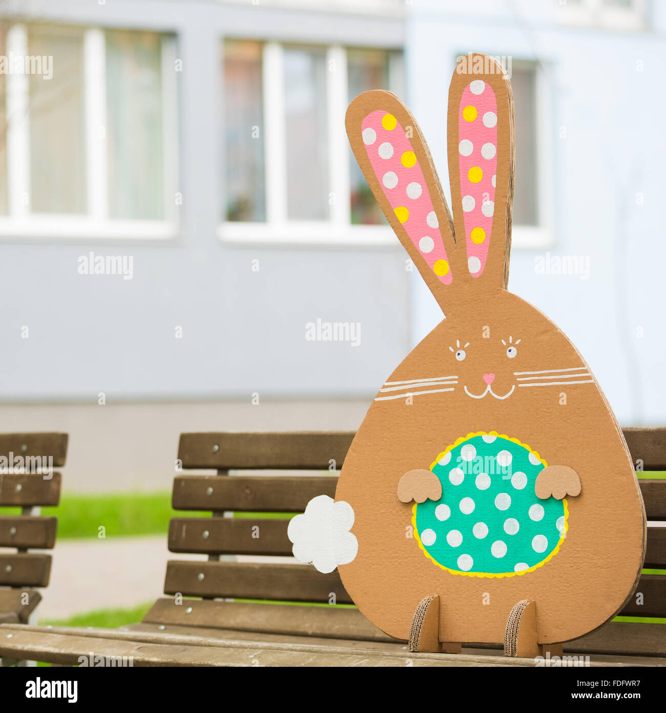Decoration for Easter. Rabbit of cardboard Stock Photo - Alamy