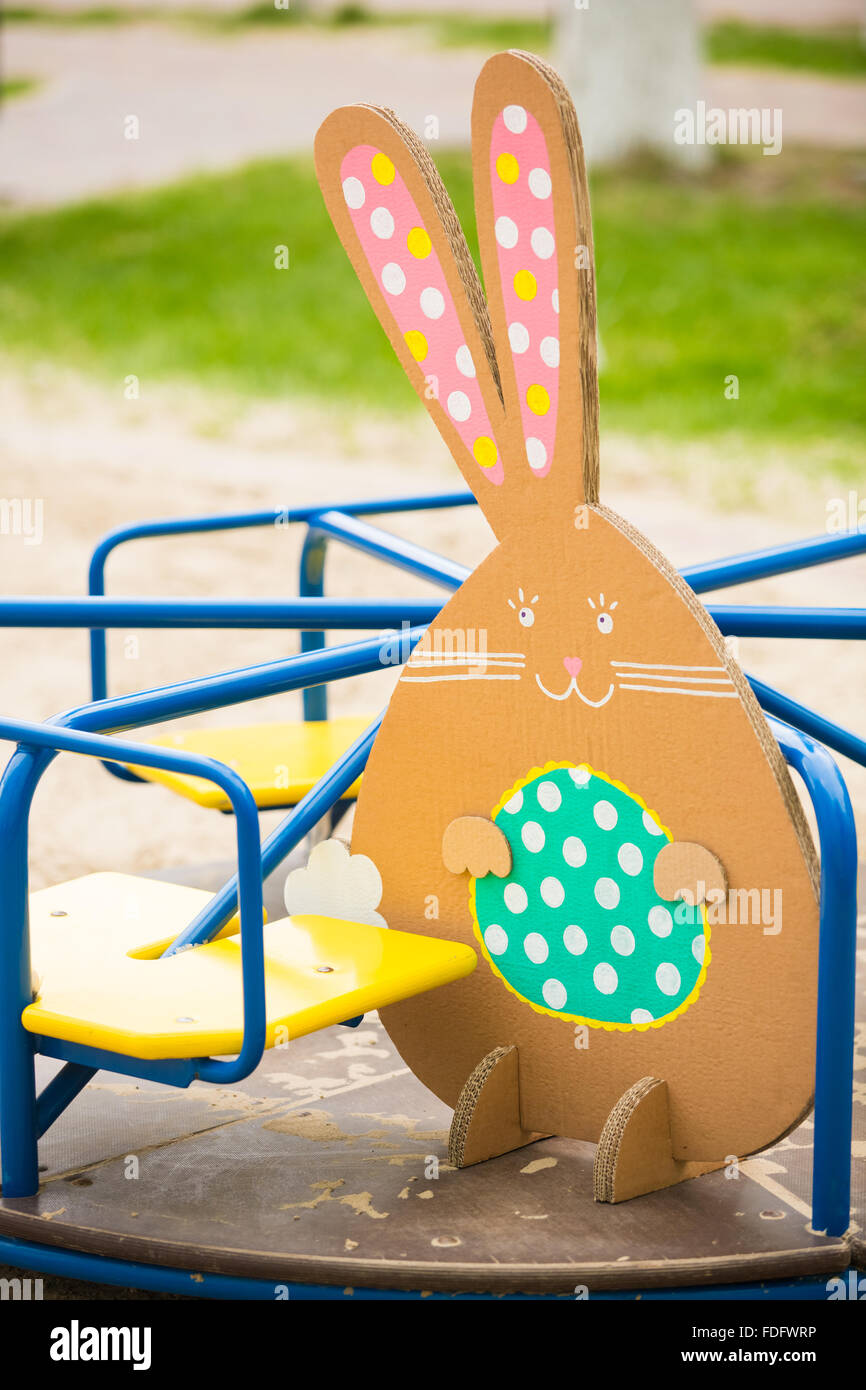 Decoration for Easter. Rabbit of cardboard Stock Photo - Alamy