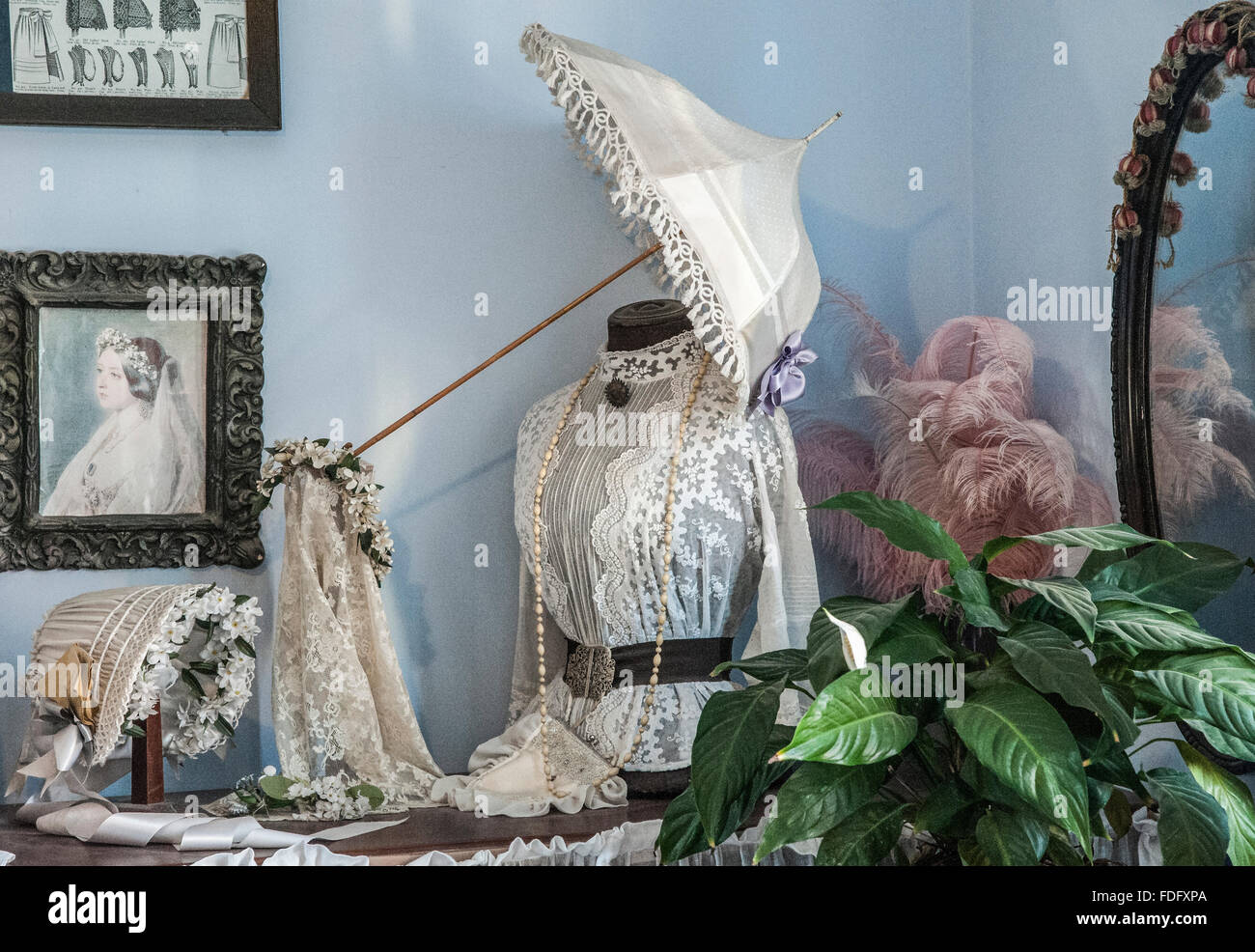 Millinery store hi-res stock photography and images - Alamy