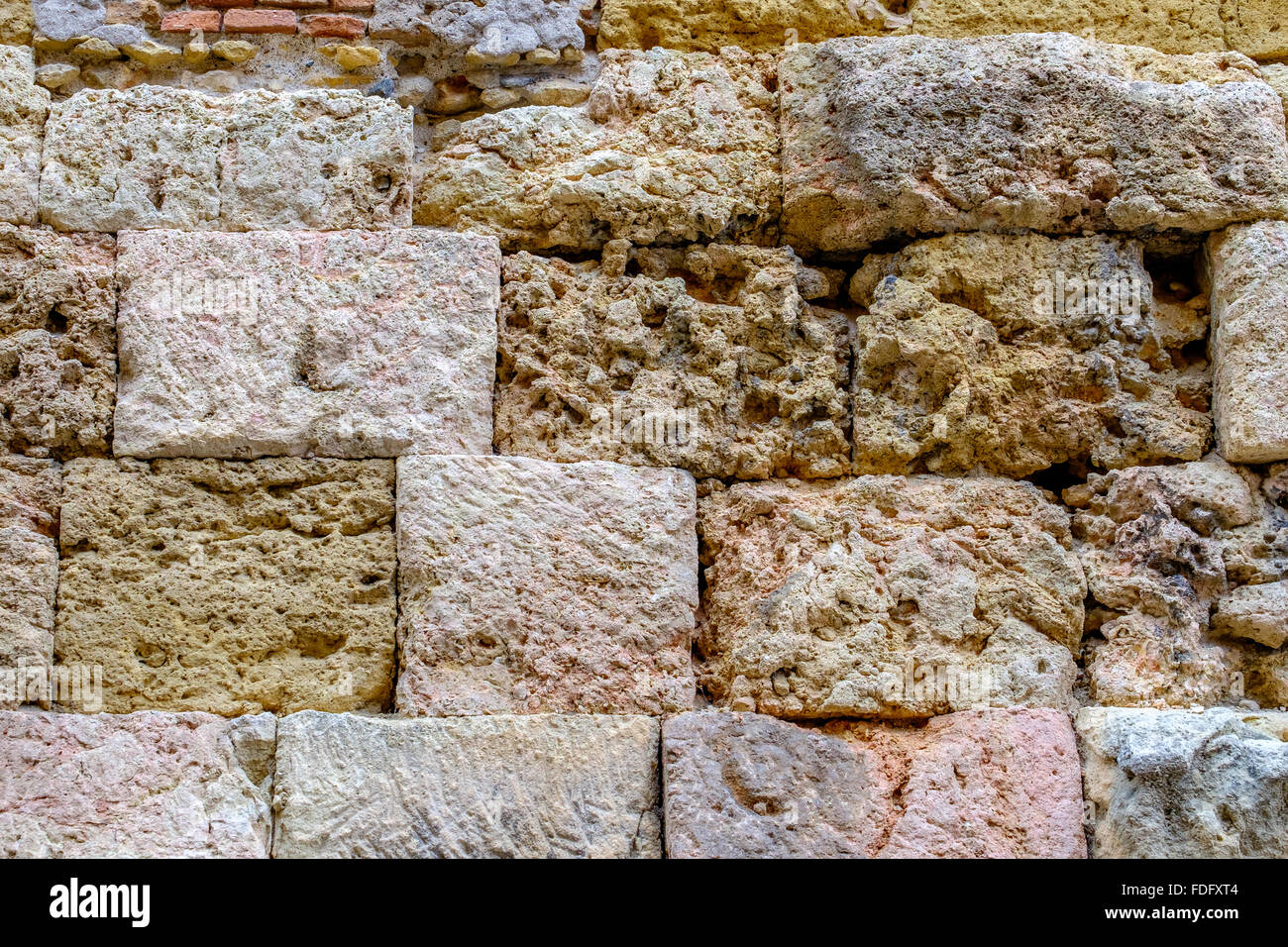 Roman wall ruins hi-res stock photography and images - Alamy